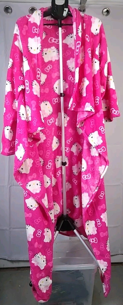 Hello Kitty Snuggle Cloak/Robe/Wrap - Gem