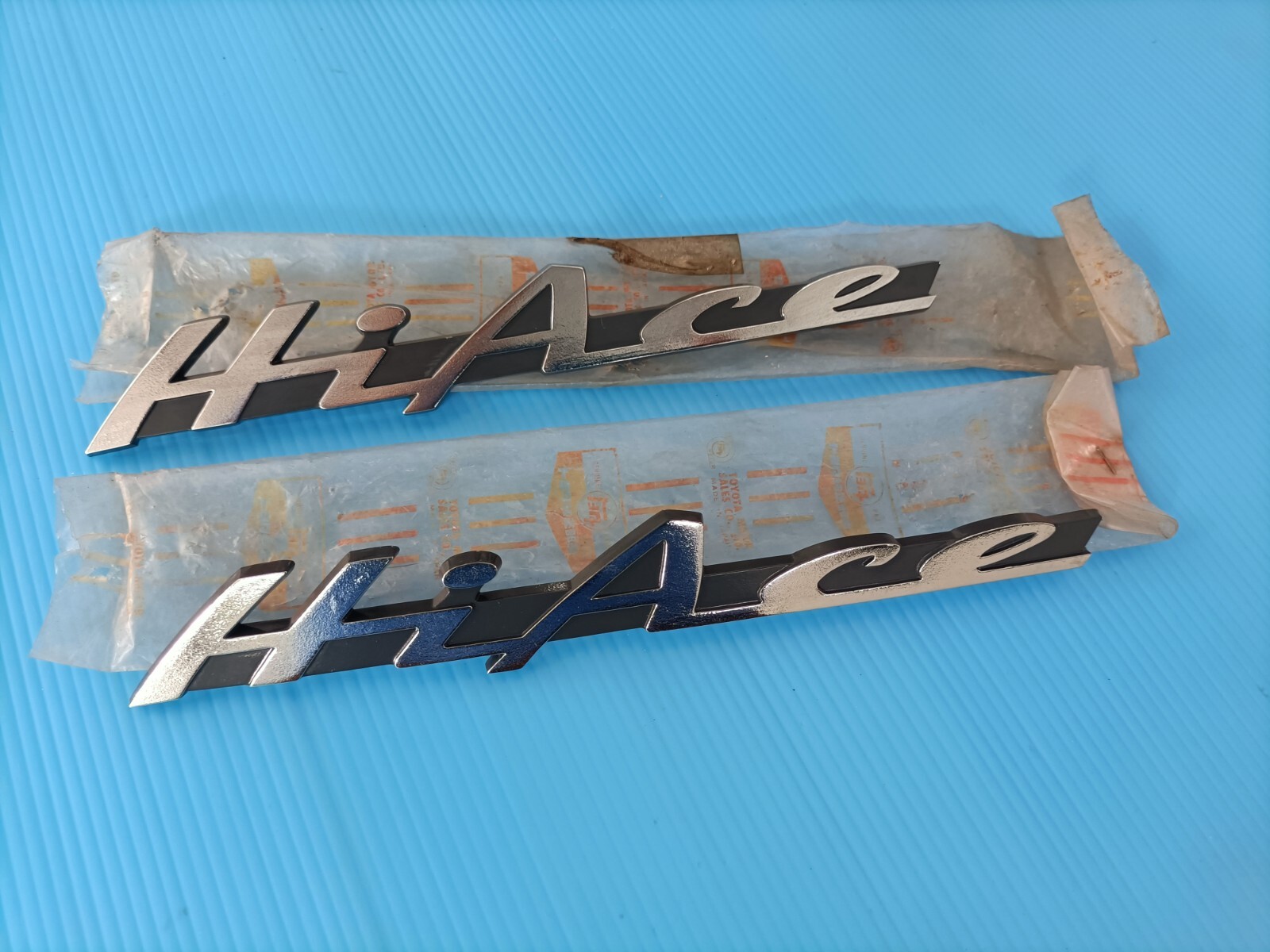 NOS/JAPAN BADGE EMBLEM For TOYOTA HIACE RH10 1967-1977 | eBay