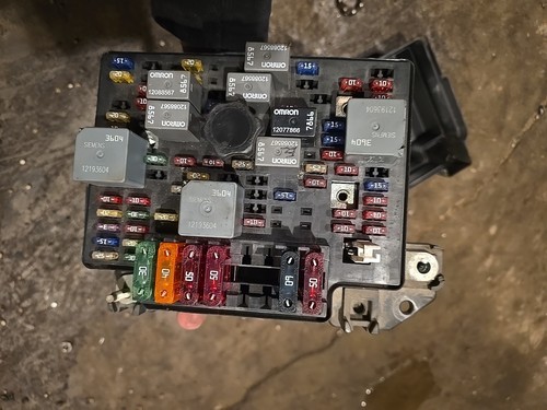 98 - 05 Chevrolet S10 Blazer Jimmy Engine Fuse Box Relay Junction ...