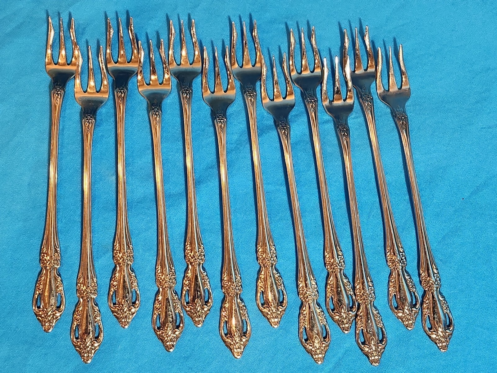 Oneida Distinction Deluxe HH RAPHAEL Stainless Cocktail Forks Set of 12 ...