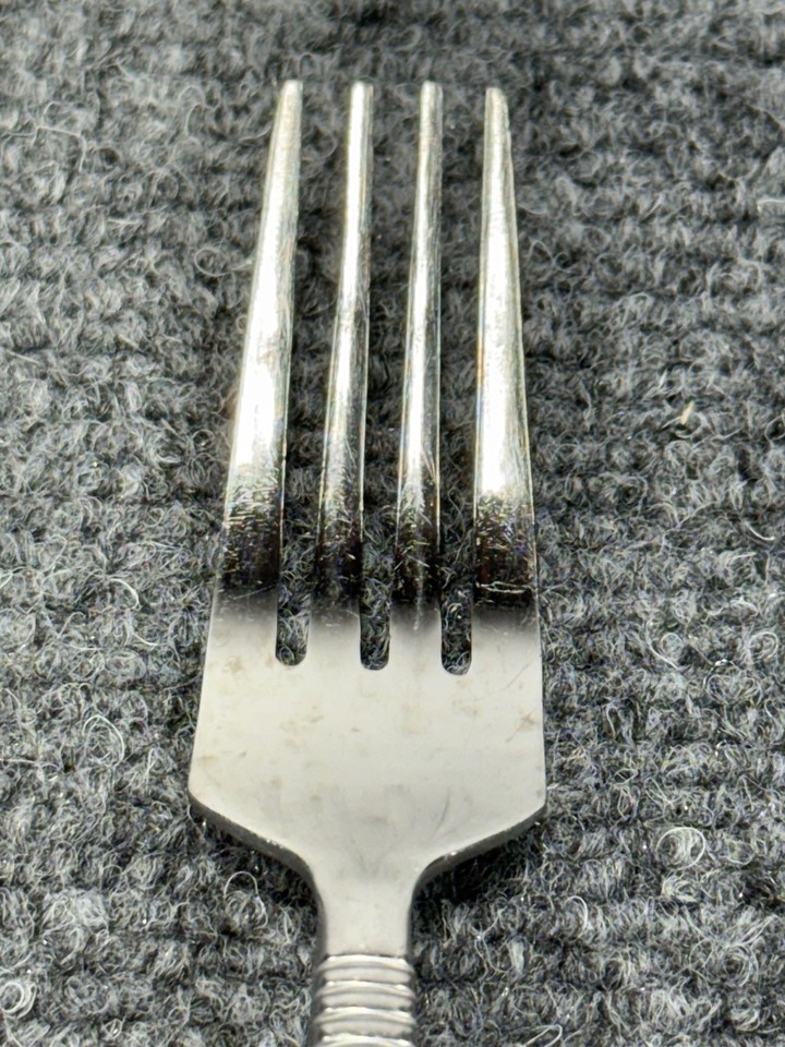Oneida Paxton Stainless Dinner Forks Set of 4 Ribbed Handle 8” Flatware ...
