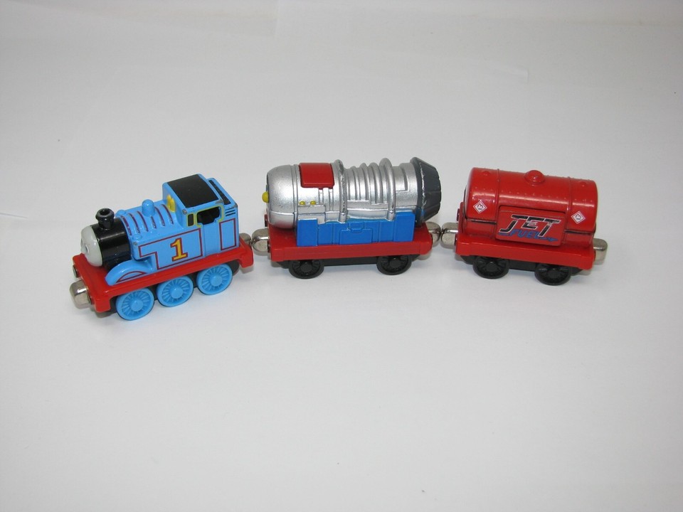 Thomas & Friends Take N Play Die Cast Train Magnetic Jet Engine NEW ...