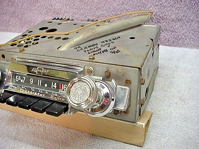 1962 Chevrolet Push Button Radio - Plays Well - Model 985264 | eBay