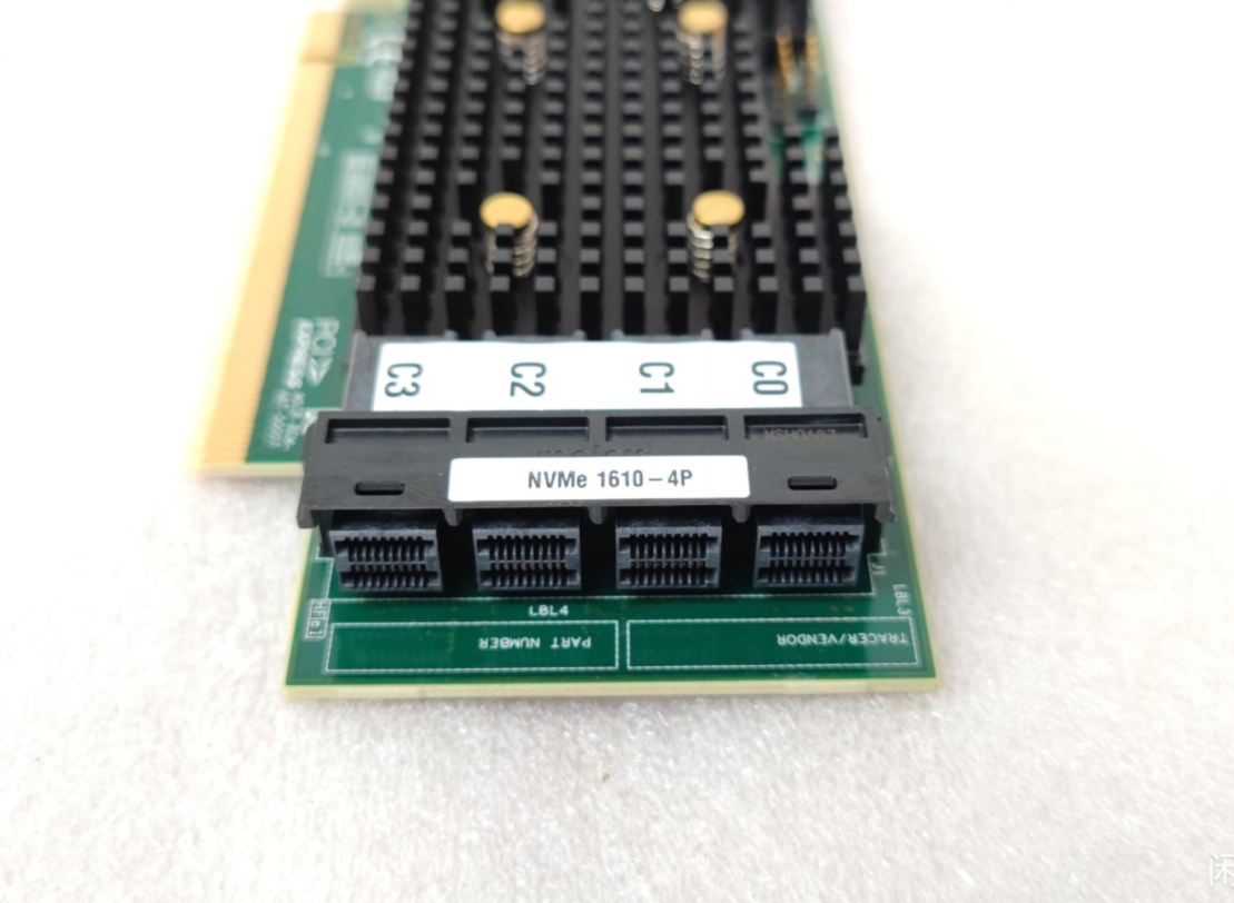 Lenovo ThinkSystem 1610-4P NVMe 01KN504 Switch Adapter Storage ...