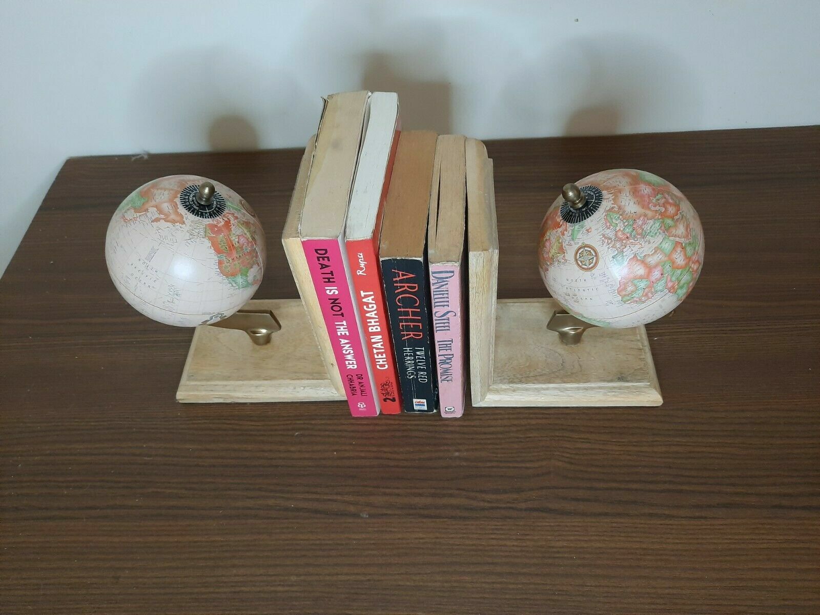 Metal Book Holder Antique Brass Finish Bookends Office Home Deco Globes ...