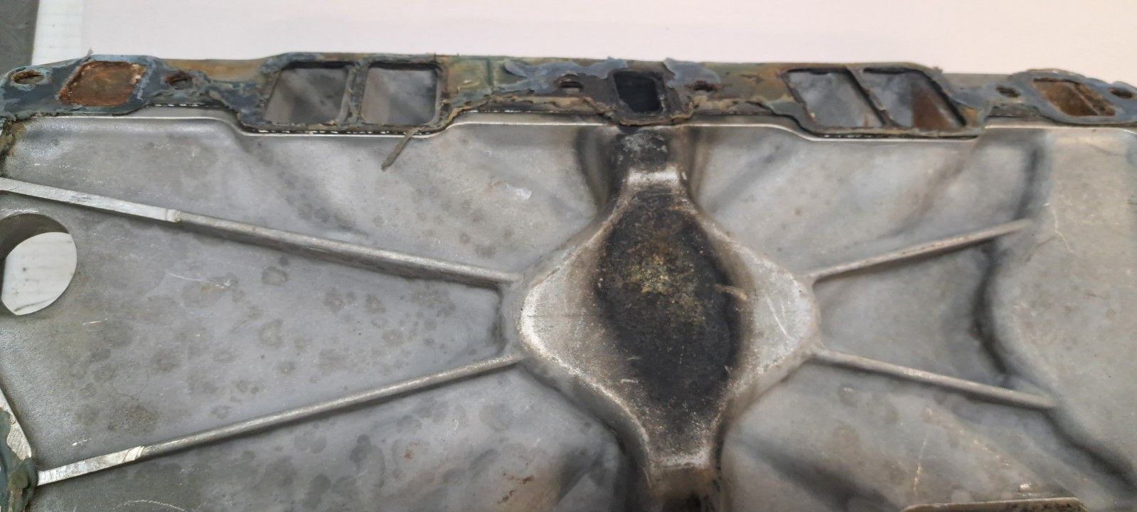 Edelbrock TM-1 Tarantula Aluminum Intake Manifold SB Chevy Nostalgia ...