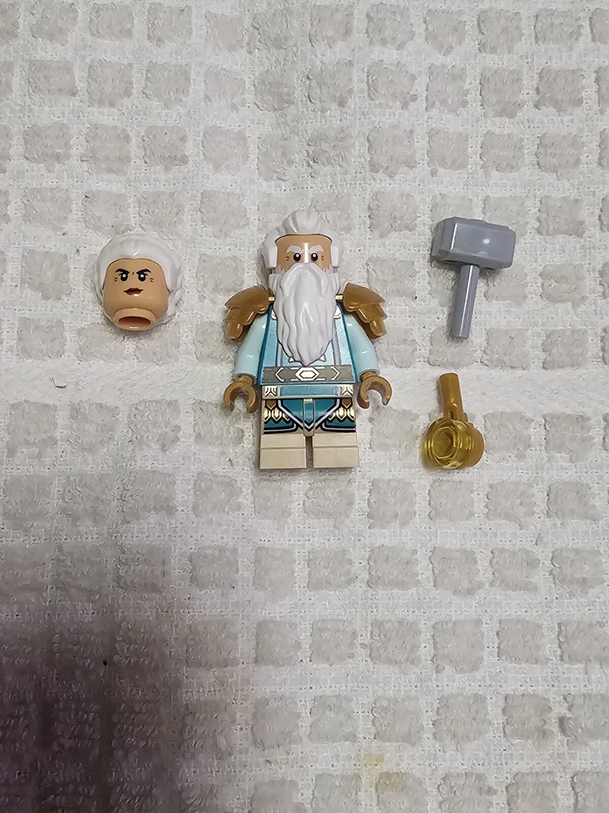LEGO Dungeons & Dragons 21348 Dwarf Cleric Minifigure with Accessory ...