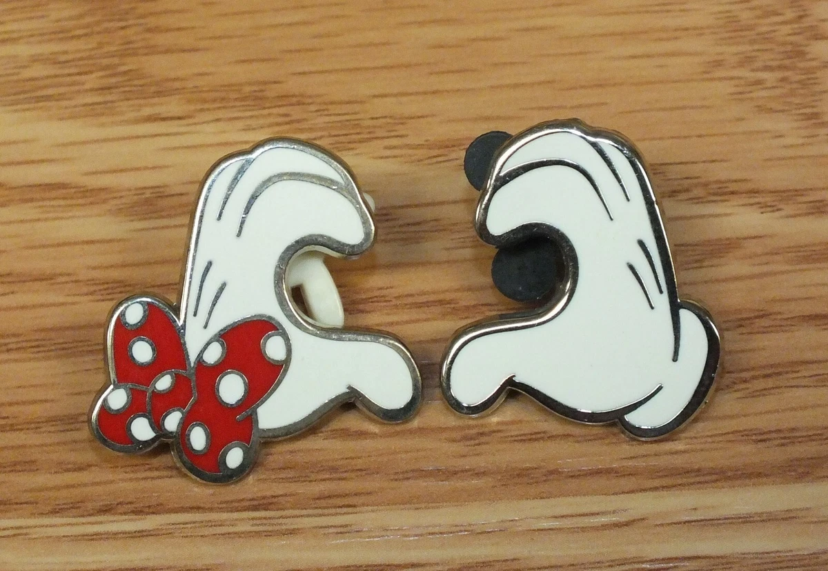 Minnie Mouse Heart Hands