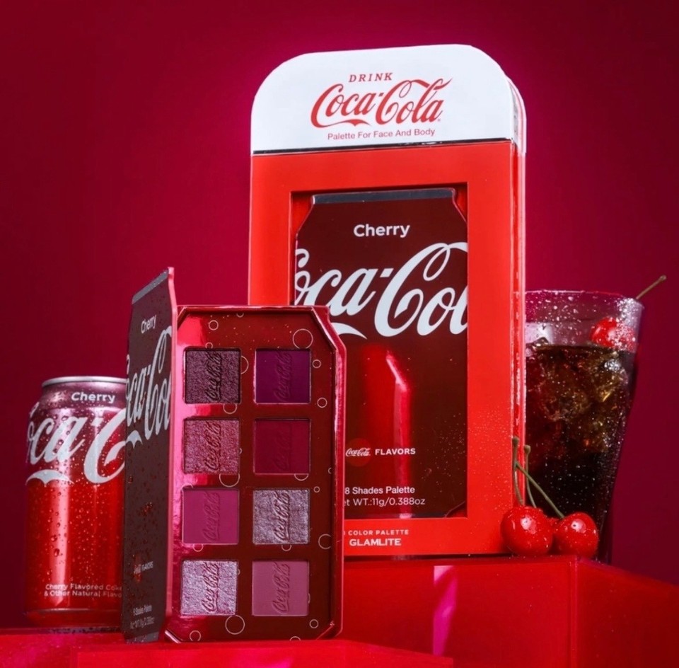 BRAND NEW LIMITED EDITION GlAMLITE COCA COLA PR MAKEUP SET | eBay