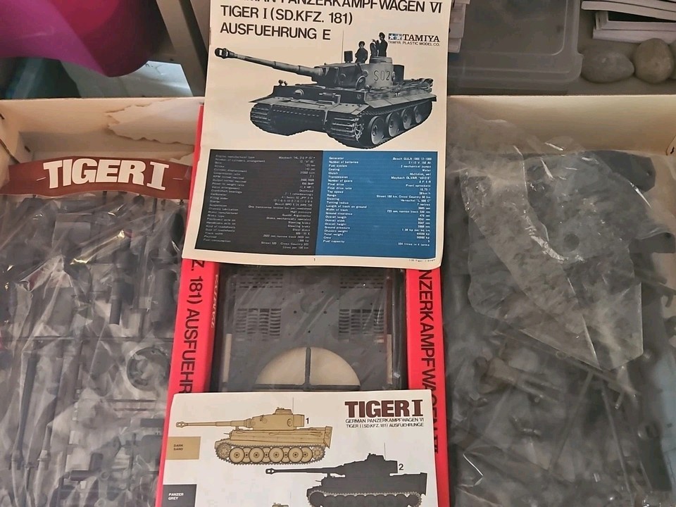 Tamiya 1/25 German Army Heavy Tank Tiger I Model Kit. Damage Box ...