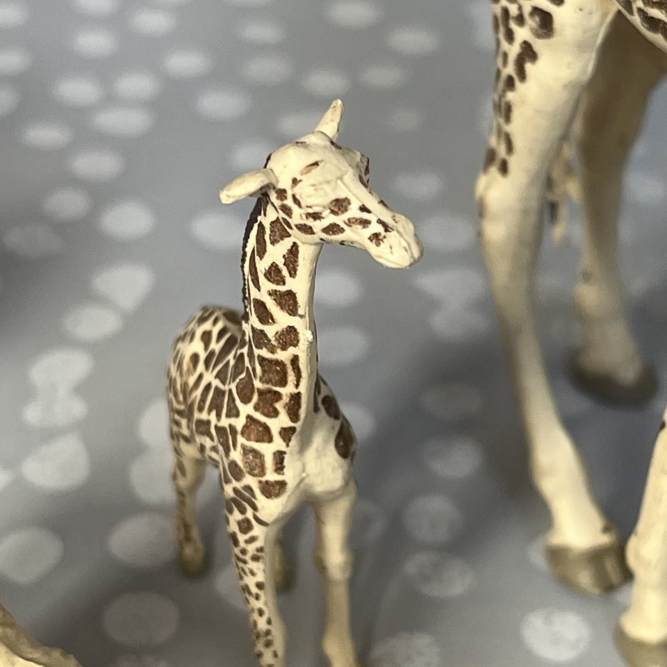 Britains Zoo Animals x 15 chimp gorilla elephant ostrich used condition ...