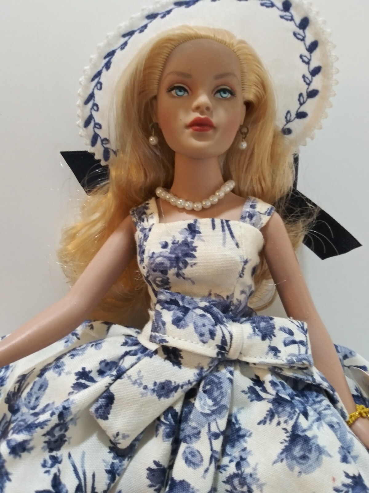 Tonner 10" Tiny Kitty Collier Blonde Fashion Dressed Doll in "English ...