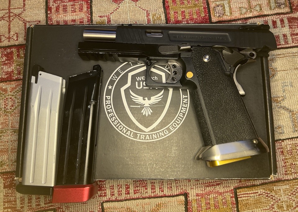 We Tech Allosaurus Modded Airsoft Hi Capa w/2 spare mags | eBay