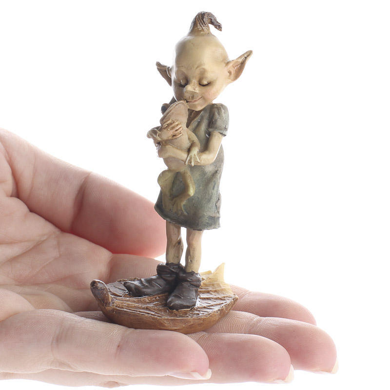 Miniature Garden Pixie Hugging Frog TO 4320 Fairy Gnome Hobbit Garden ...