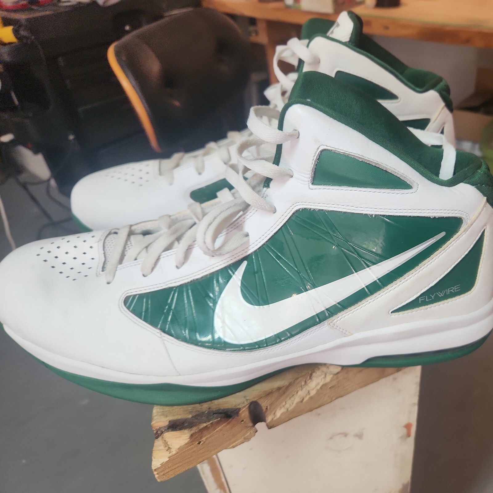 Nike Flywire Size 19 - Gem