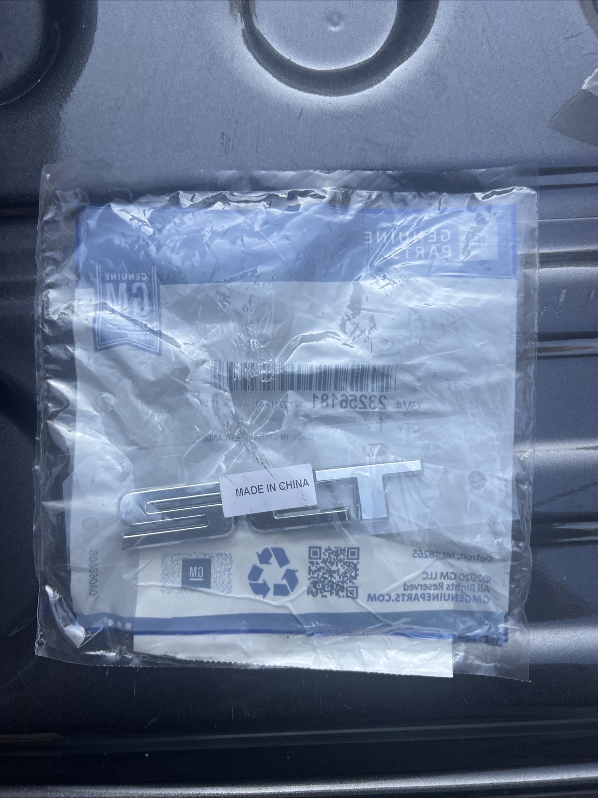 Genuine OEM GM GMC Chevy 23256181 "SLT" Emblem Plate Badge Nameplate | eBay