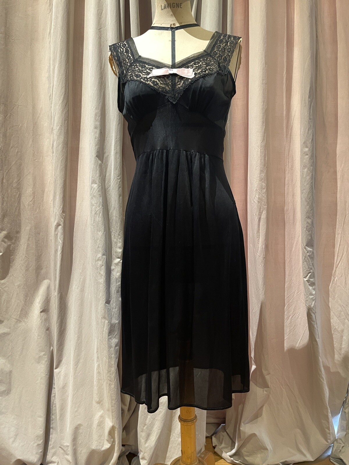Vintage Lace Trimmed Boudoir Chemise Slip S - Gem