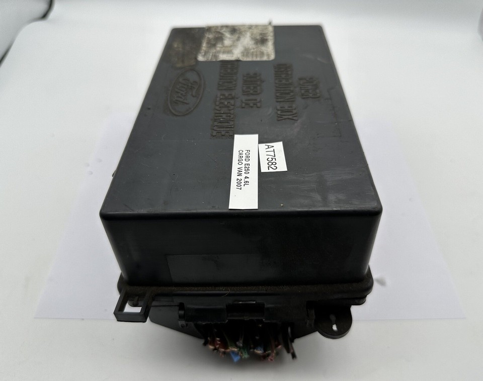 OEM 05-08 Ford E250 4.6L Cargo Van Engine Power Control Relay Junction ...