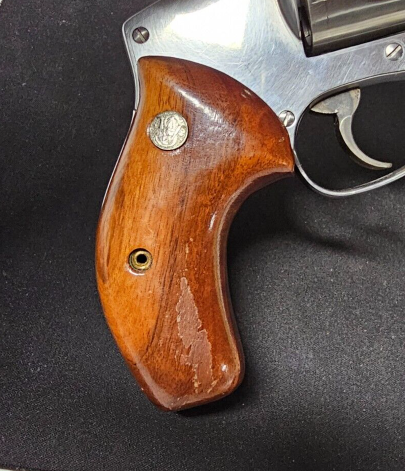 NOS Original S&W J Frame Round Butt Banana Style Smooth Walnut Pistol ...