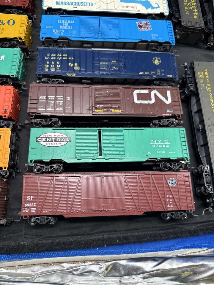 Large Lot Of 25 Ho Scale 50’ Box Cars And Reefar Cars | eBay