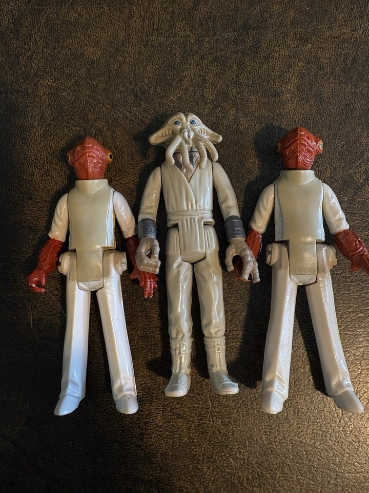 Vintage Star Wars Action Figures Lot of 33 w/Darth Vader Display Case ...