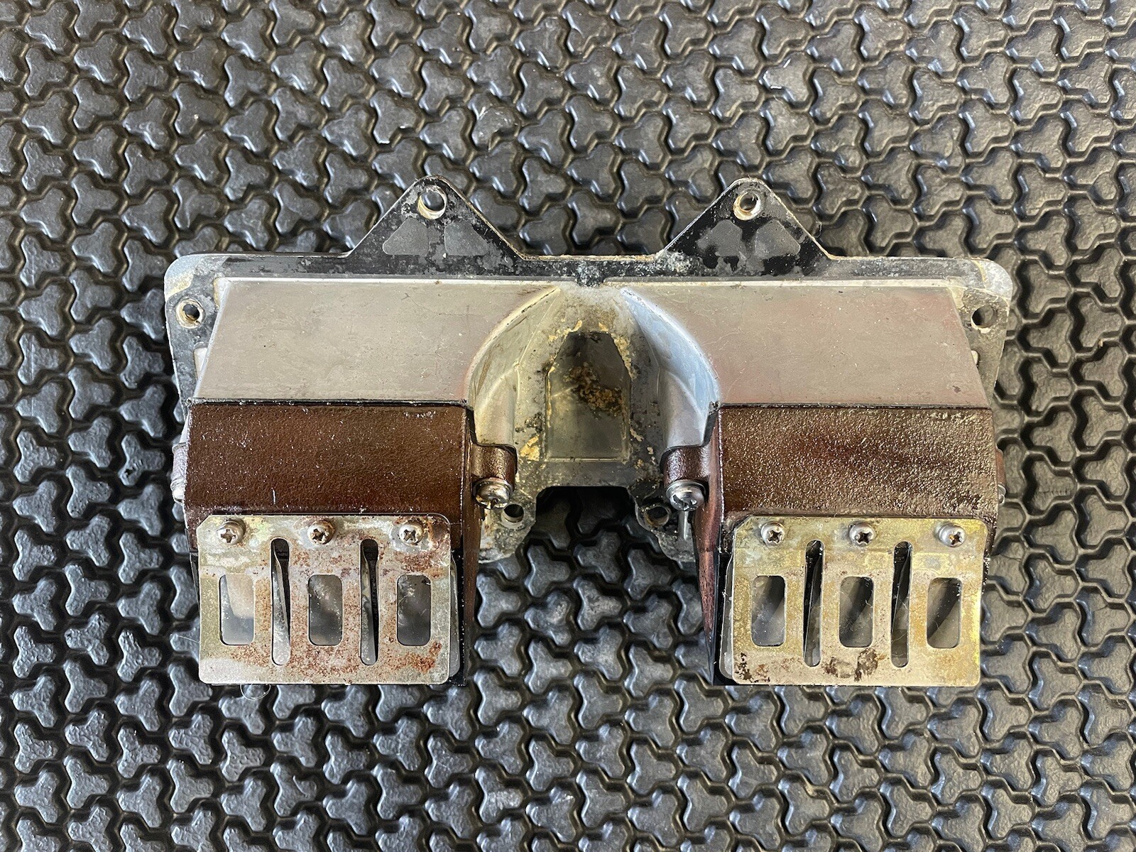 Yamaha 650 WaveRunner Reed Cage manifold plate assembly | eBay