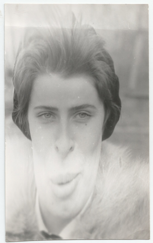 Photo Girl Stretched frame Defective shot Close-up face Odd Weird ...