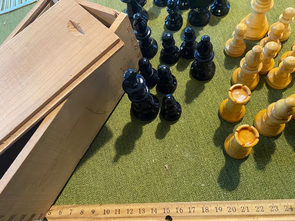 VINTAGE CHESSMEN SET IN WOODEN BOX - COMPLETE - STAMPED FRENCH CHESS ...