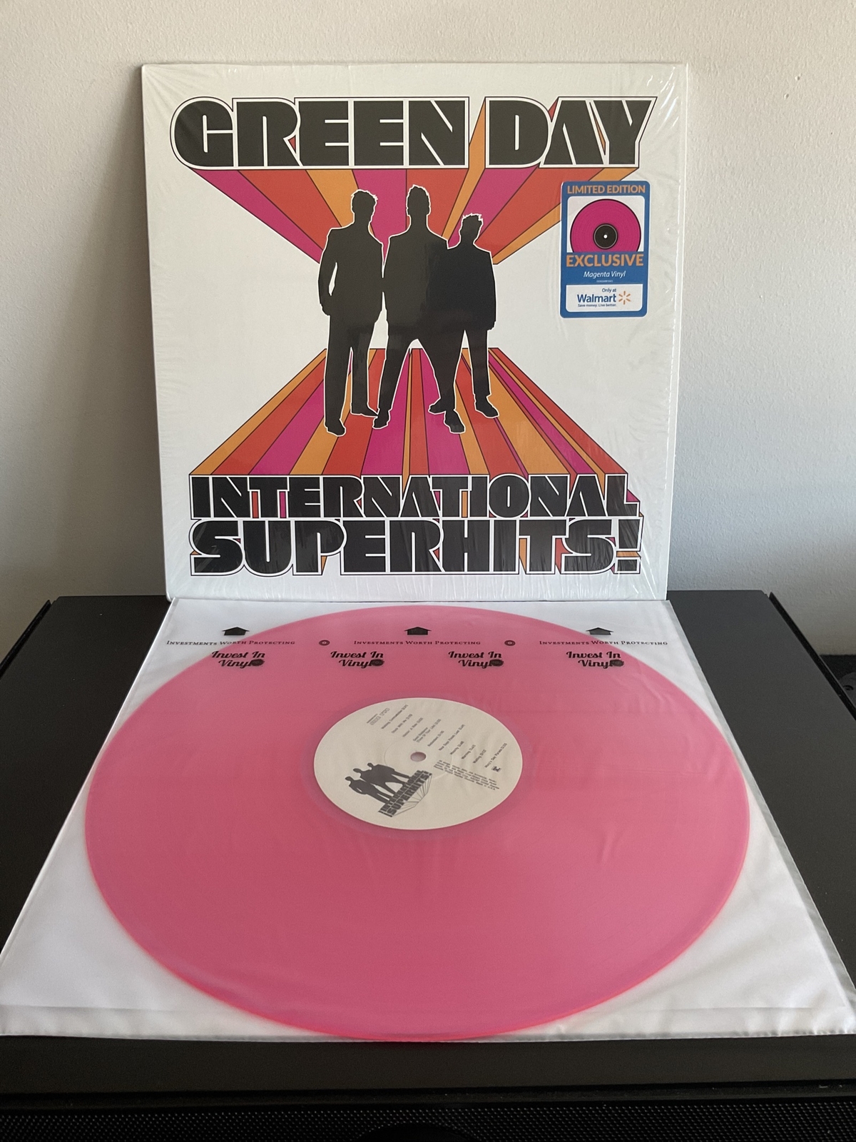 Green Day International Superhits Album Cover