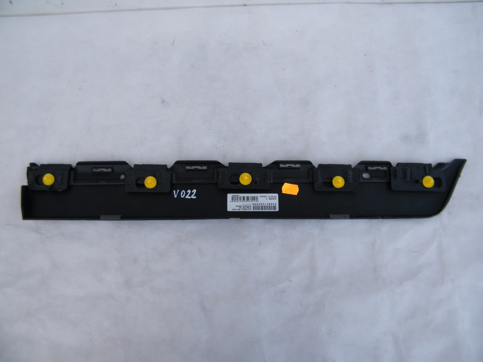 Volvo XC60 09-17 Exerior Window Trim moulding Righ Rear O/SF 39821399 ...