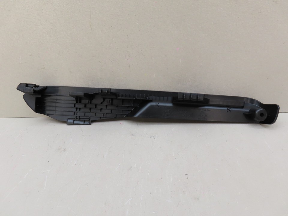 2021-2023 CHEVROLET SUBURBAN FRONT RIGHT LOWER RAIL SEAT COVER OEM ...