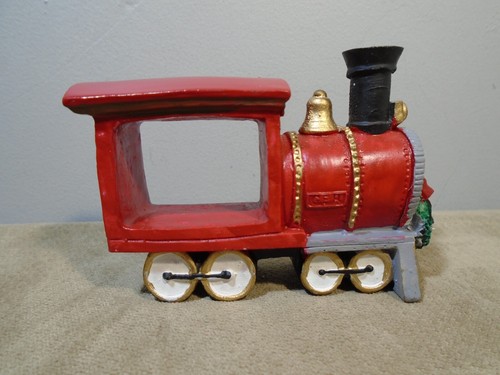 VINTAGE CERAMIC RED CHRISTMAS TRAIN ENGINE 2.25” X 3.25” FIGURE TAIWAN ...