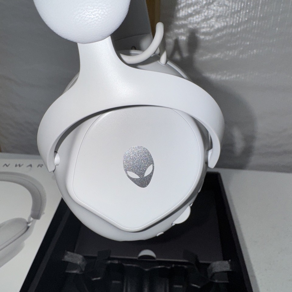 Alienware Pro Wireless Gaming Headset - Wired/Wireless, Bluetooth 5.3 ...