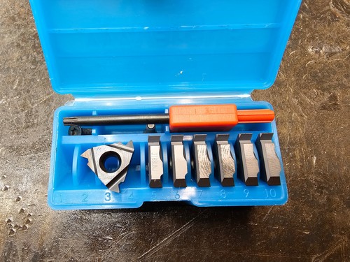 Qty 7 Vargus Vardex 3IR 8UNJ 3IR8UNJ 52704 VTX Grade Carbide Inserts | eBay