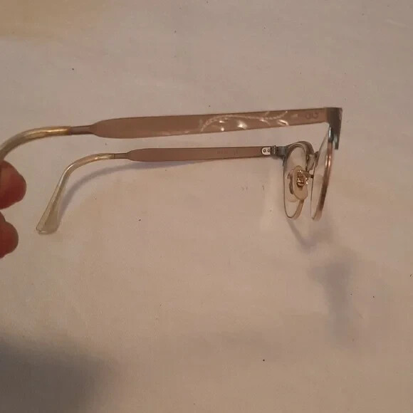 1950s cat eyes glasses frames. Labeled: 4 1/2 ALUM - Gem