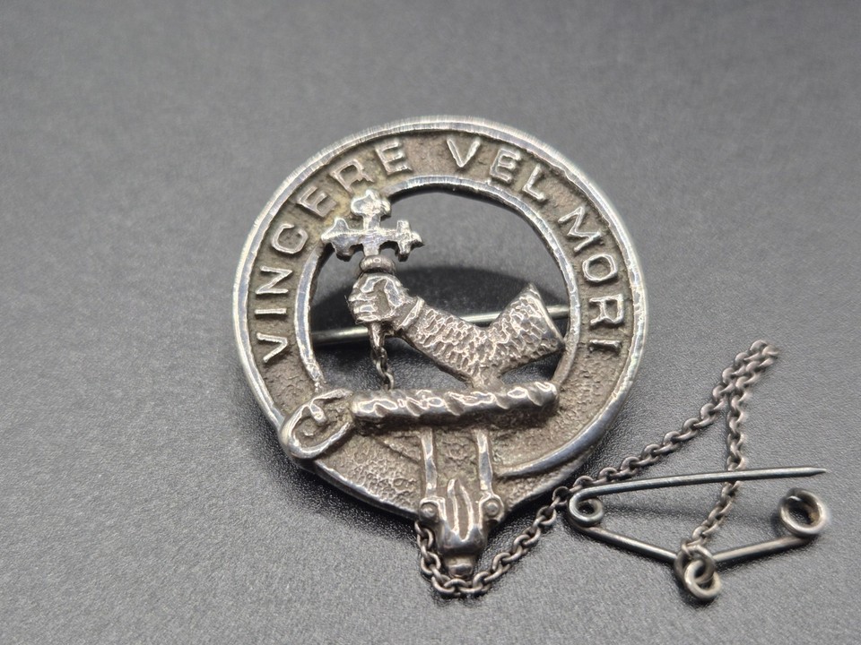 Small Vintage Silver Scottish Clan Pin Badge With Motto "Vincere Vel ...