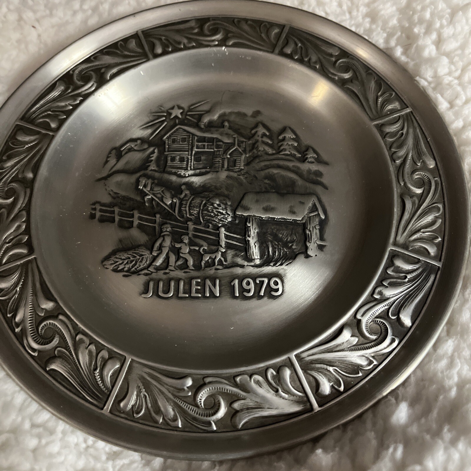 ASTRI HOLTHE Norway JULEN 1979 Pewter Wall Hanging Plate Signed ...
