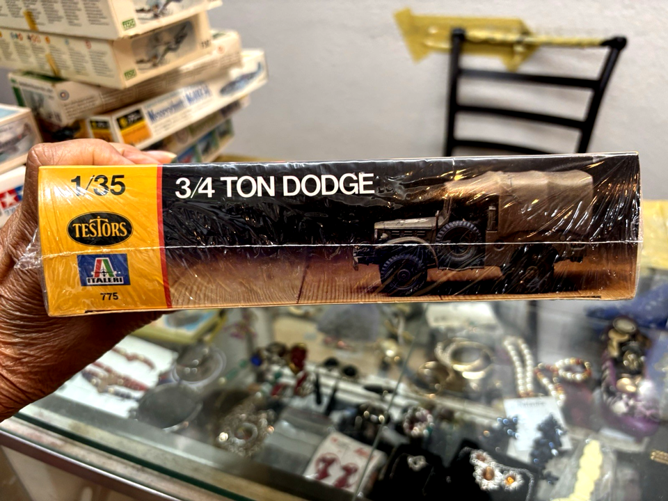 Testor Italeri, 3/4 Ton Dodge 1/35 Scale Plastic Model Kit #775 | eBay