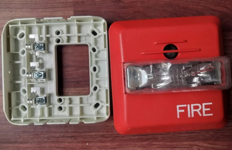 SIEMENS ZH-MC-R Wall Mount Fire Alarm Signal Horn Strobe New | eBay