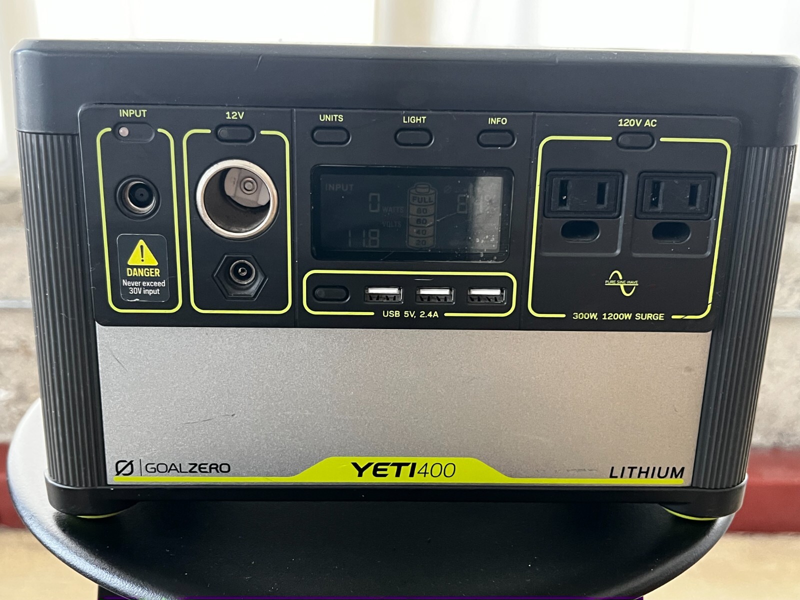 Goal Zero Yeti 400 Portable Power Station with wall charger Battery ...
