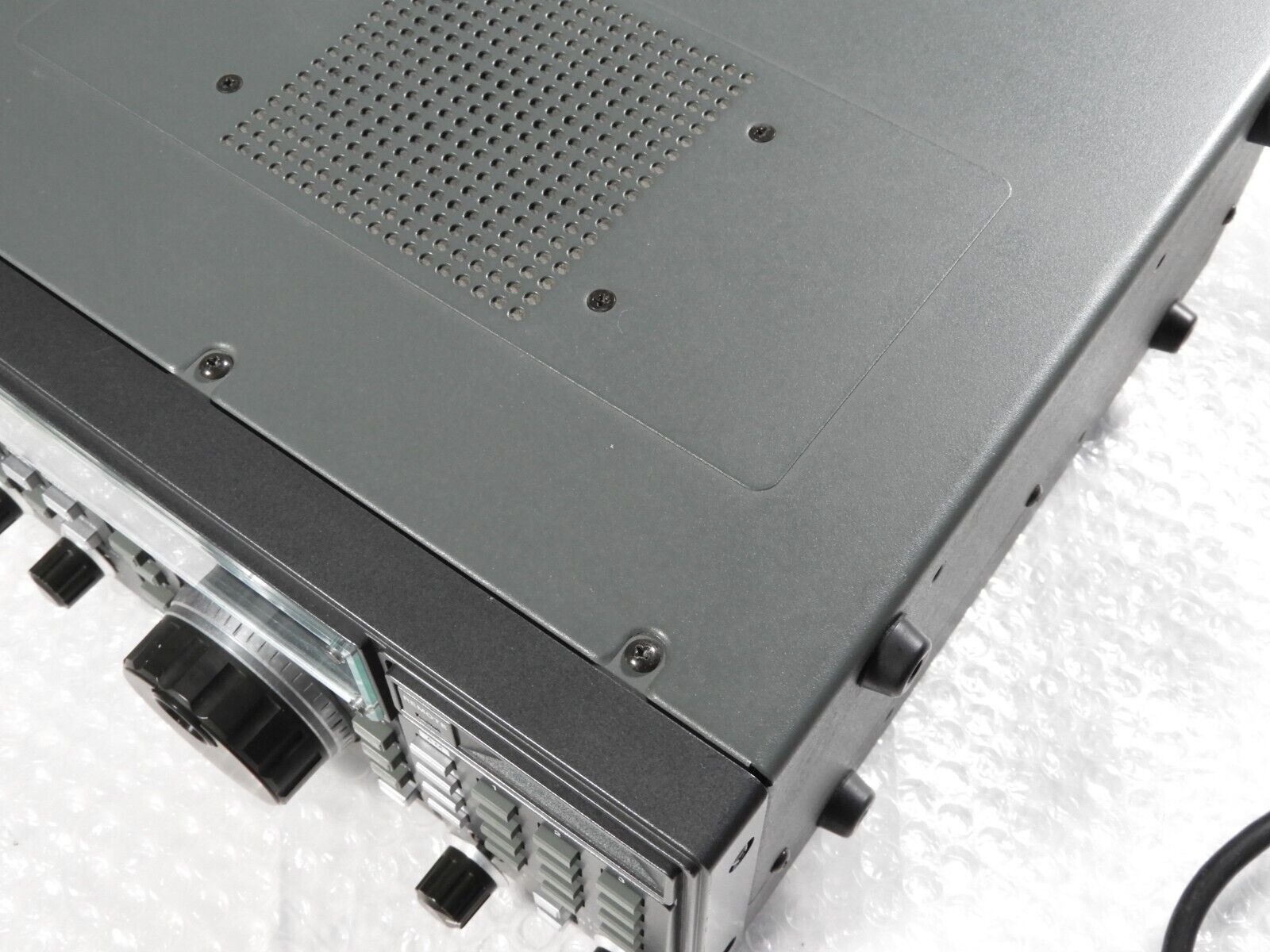 ICOM IC-R7000 25Mhz -1300Mhz Communications Receiver AM/FM, UHF, VHF ...