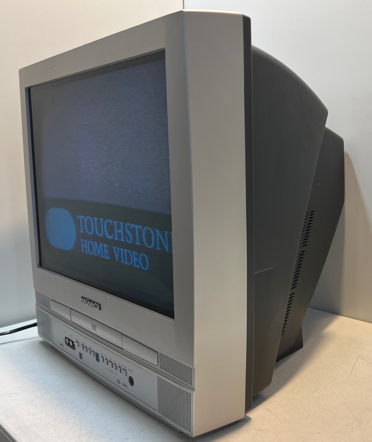 20'' TV Flat Screen CRT Television Gaming DVD Combo Color Magnavox ...