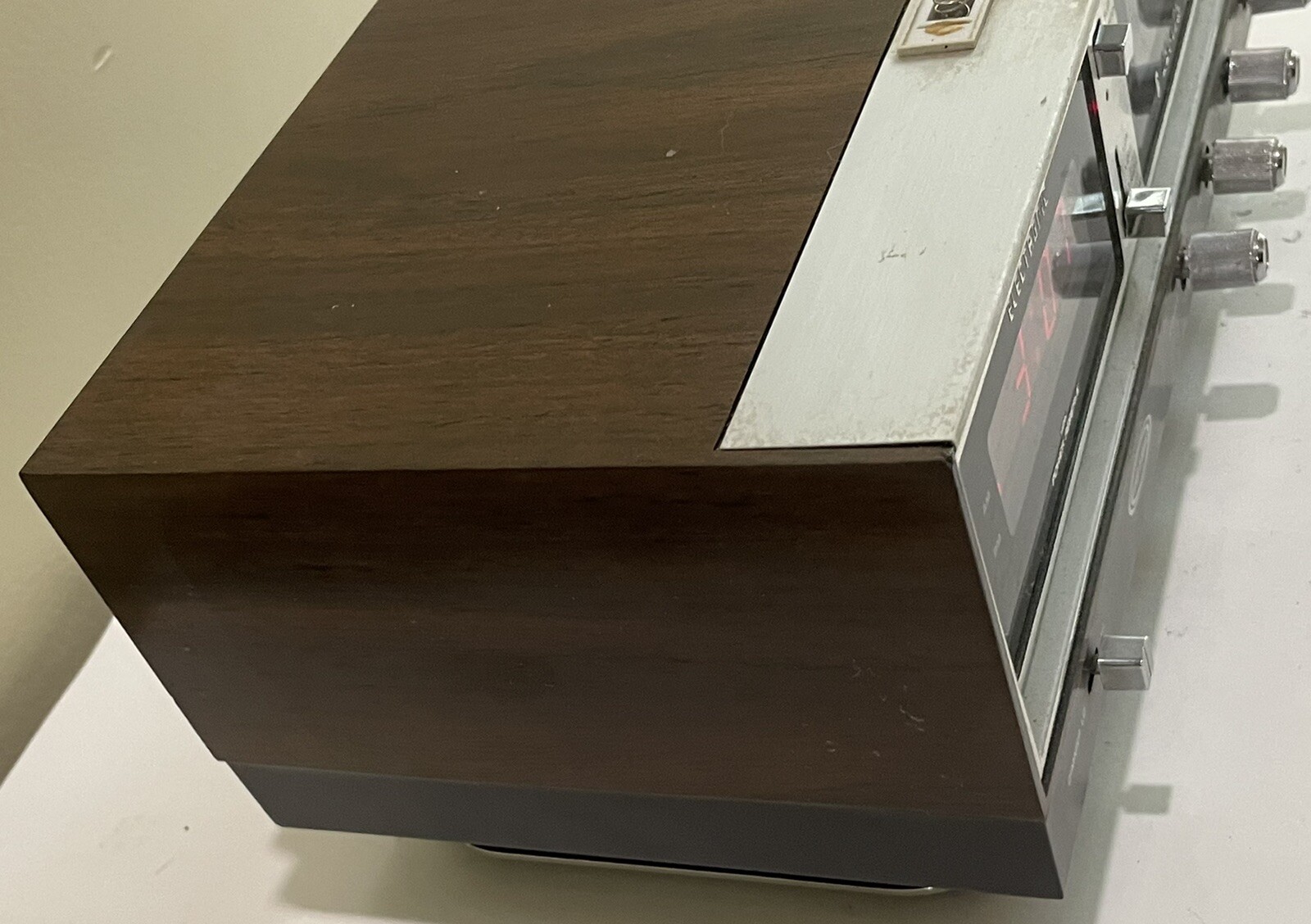 Zenith Model R472 AM/FM Radio Alarm Clock Circle of Sound Alarm NOT ...