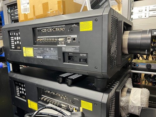 Panasonic PT-RZ12KEJ 12k Lumens DLP Laser Projector with ET-D75LE40 ...