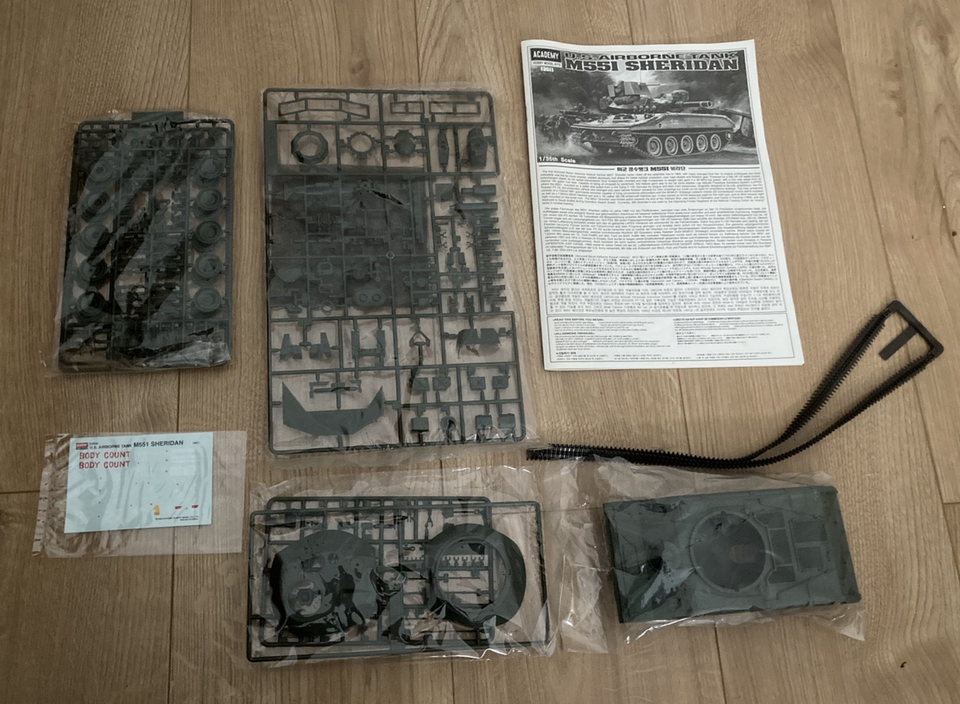 L288 Academy Model Kit 13011 - M551 Sheridan - 1/35 - Pts Sealed | eBay UK