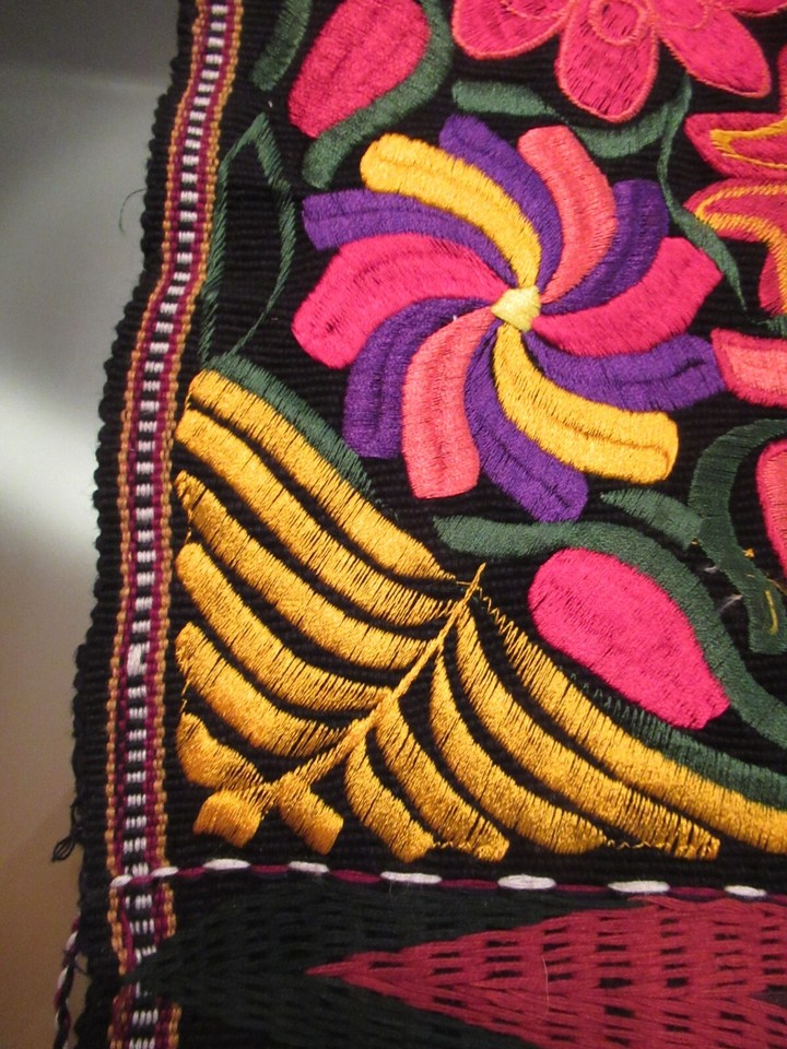 MEXICAN MAYA HAND MADE TABLE RUNNER TOPPER SILK EMBROIDERY FLORALS from ...