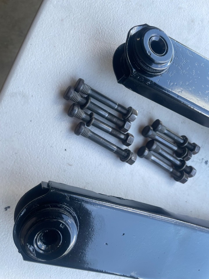 1965-79 C2-C3 Corvette R & L rear trailing arms with long bolts | eBay