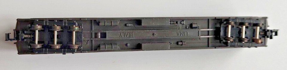 PMI N Scale Trains, 1820 Coach ATSF in Case, Santa Fe 1835 U105-27 | eBay