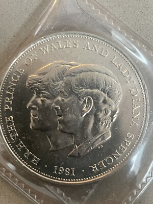 1981 PRINCE OF WALES and LADY DIANA SPENCER COMMEMORATIVE CROWN COIN ...