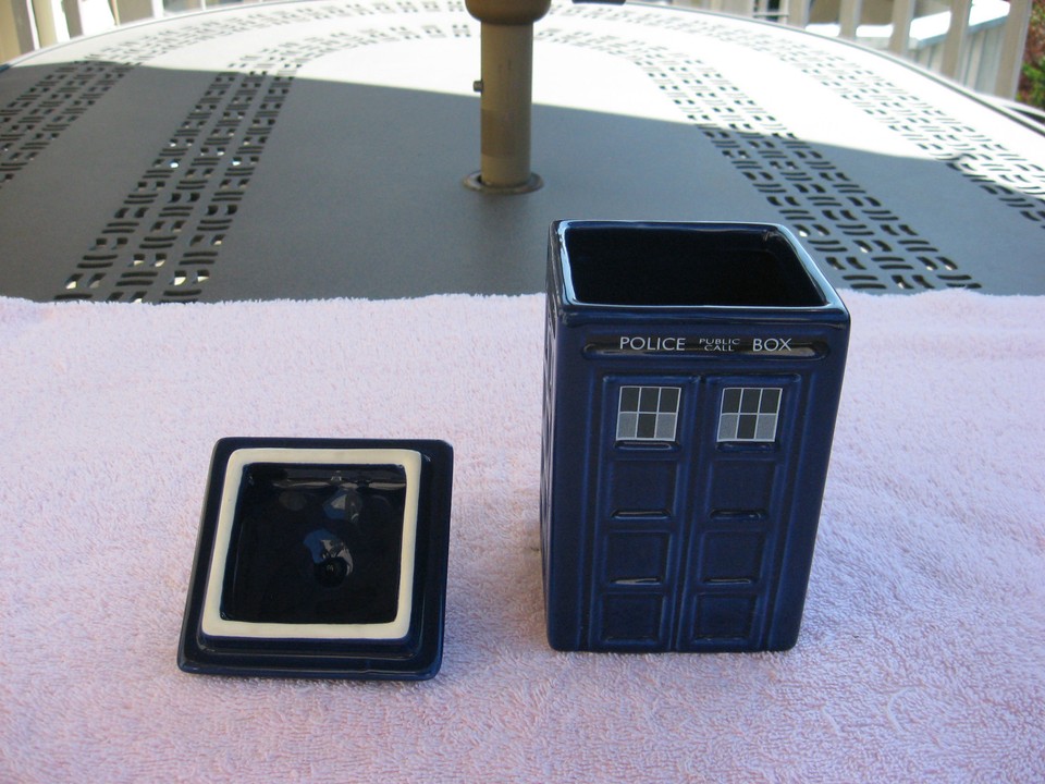 Dr. Who Tardis Ceramic Police Call Box Tea Cup Mug With Lid~ 2004~Zeon ...